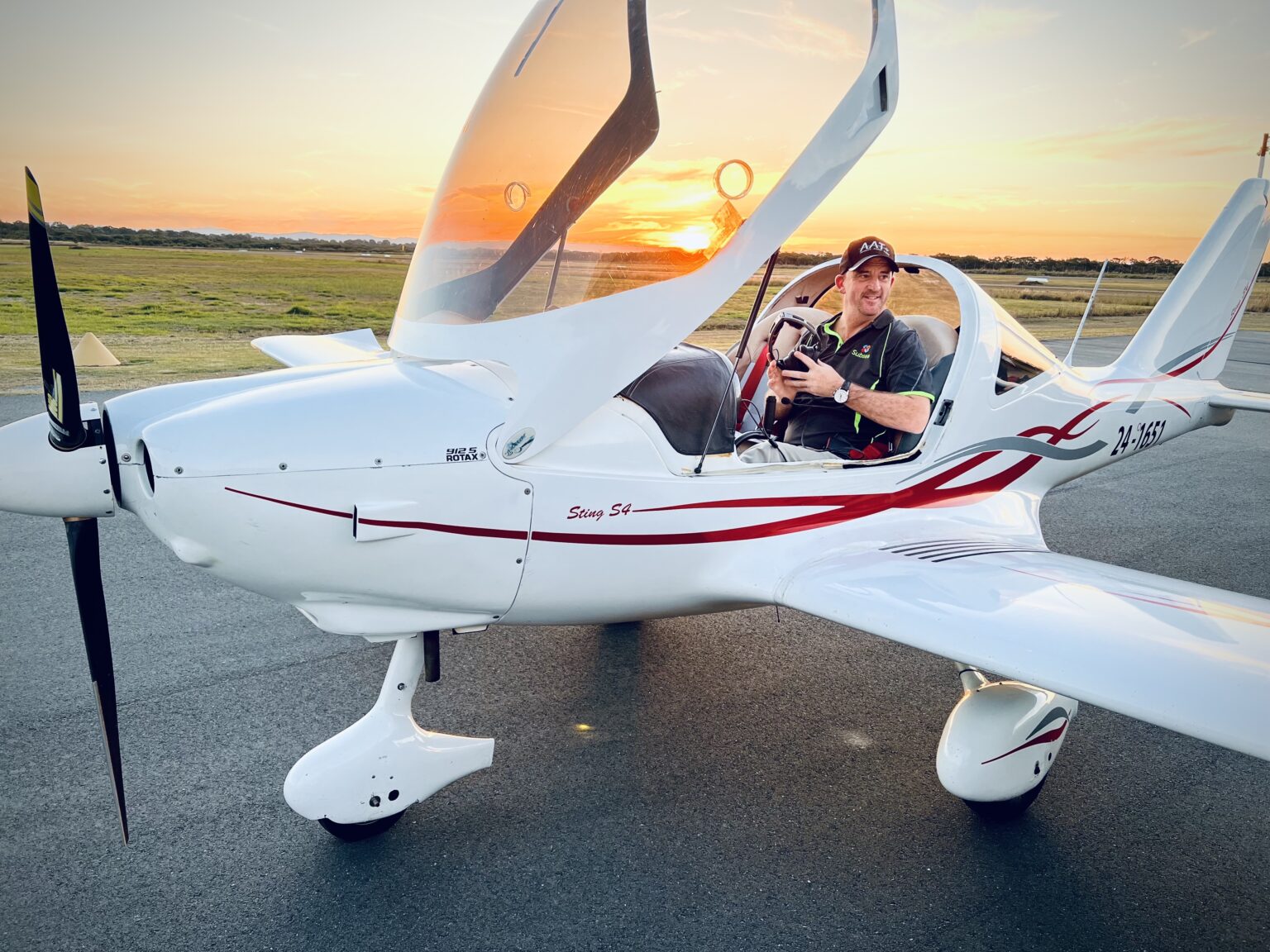 HOME - Advanced Aviation Training